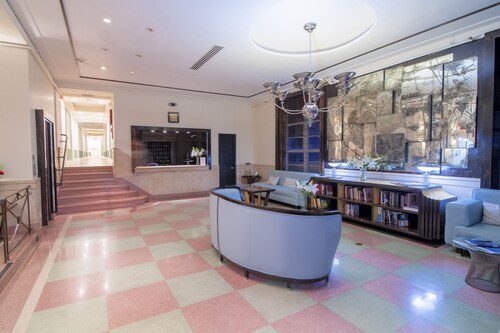 Greenview Hotel by Lowkl Reviews, Deals & Photos 2024 - Expedia