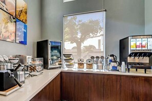 Café da manhã continental grátis todos os dias