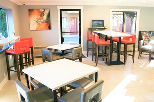 Pequeno-almoço takeaway diário incluído 