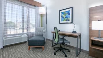 Quarto Standard | 1 quarto, cofre no quarto, secretária