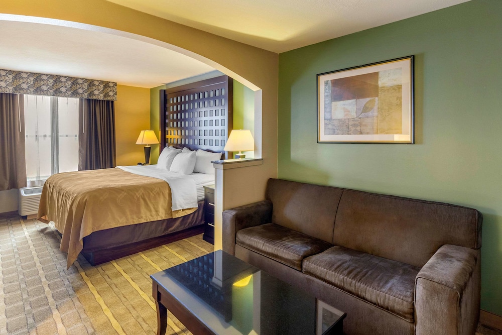 Quality Suites Sherman - Lake Texoma