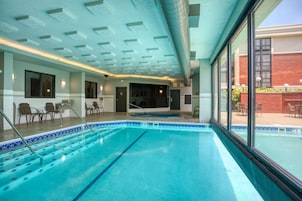 Piscina interior, piscina exterior