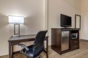 Roupas de cama premium, camas com colchões pillow-top, escrivaninha