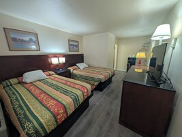 Quarto Standard, 2 camas de casal, não fumadores | Wi-fi grátis 