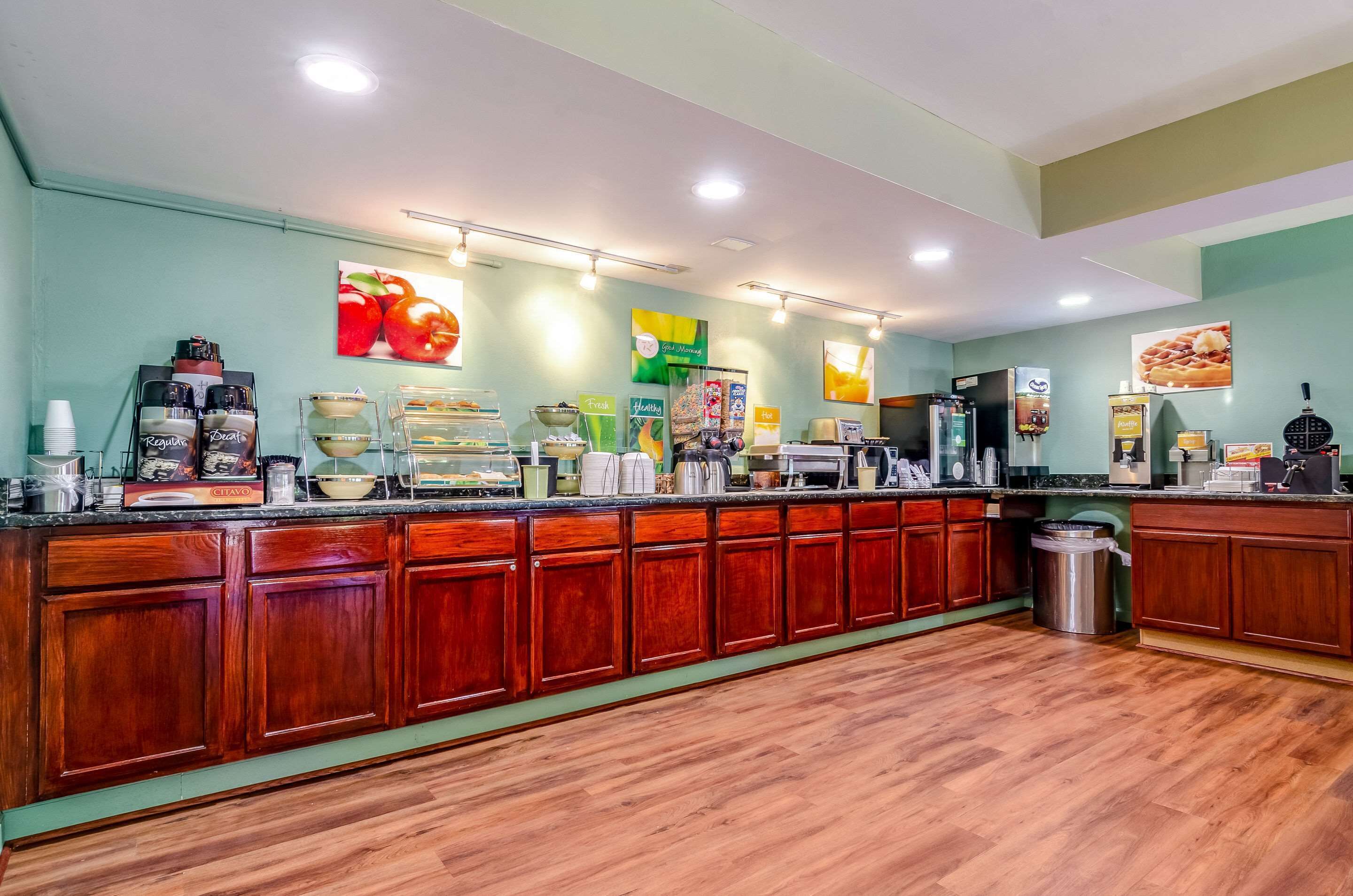 Café da manhã continental grátis todos os dias