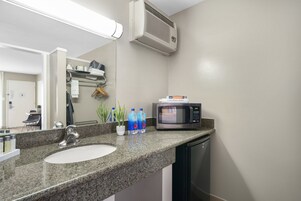 Cortinas blackout, ferros/tábuas de passar roupa, Wi-Fi de cortesia