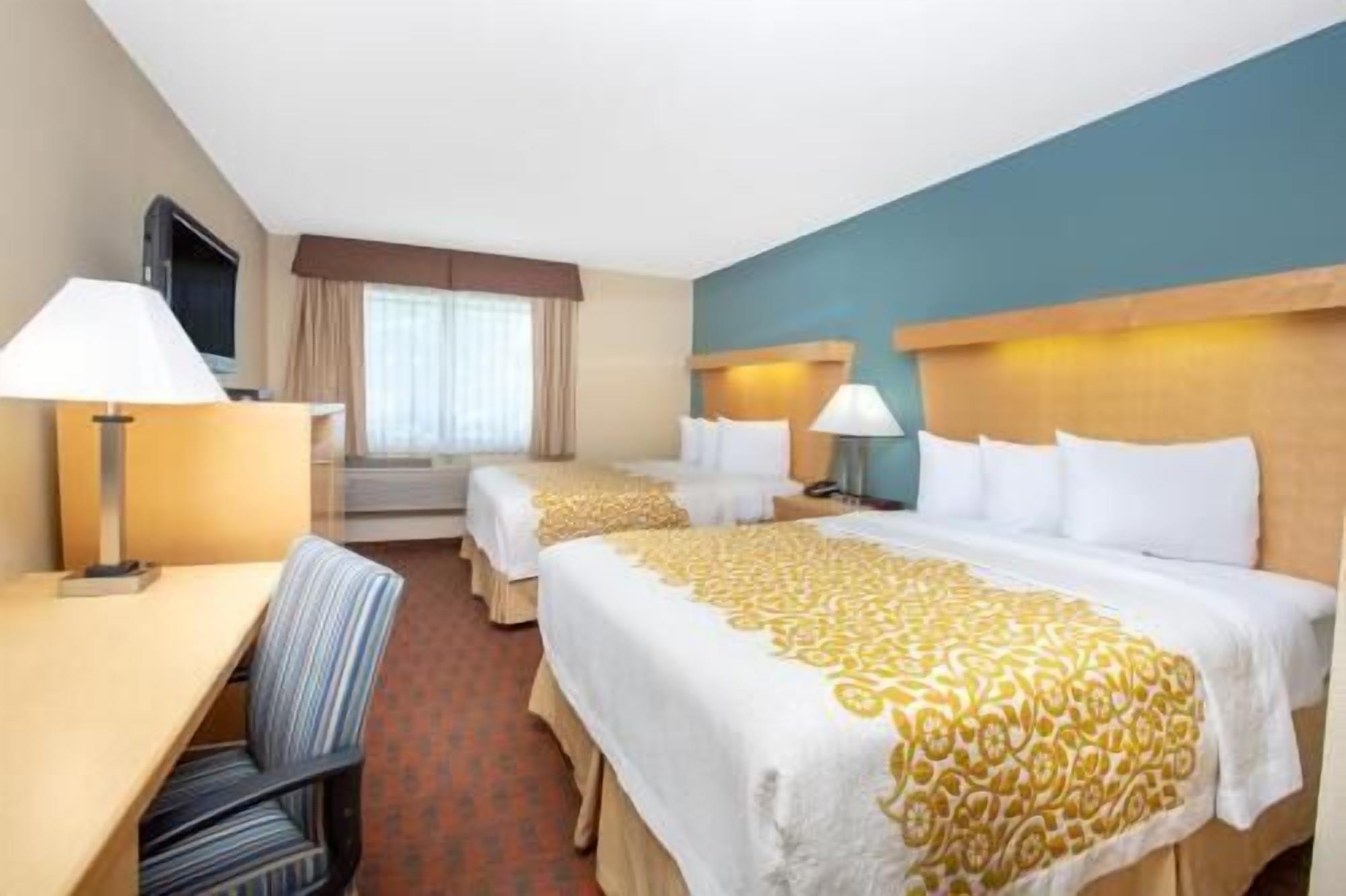 Secretária, ferro/tábua de engomar, Wi-fi grátis 