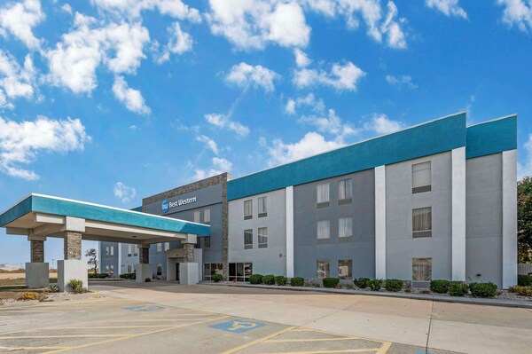 Best Western Heartland Inn - Charleston, IL