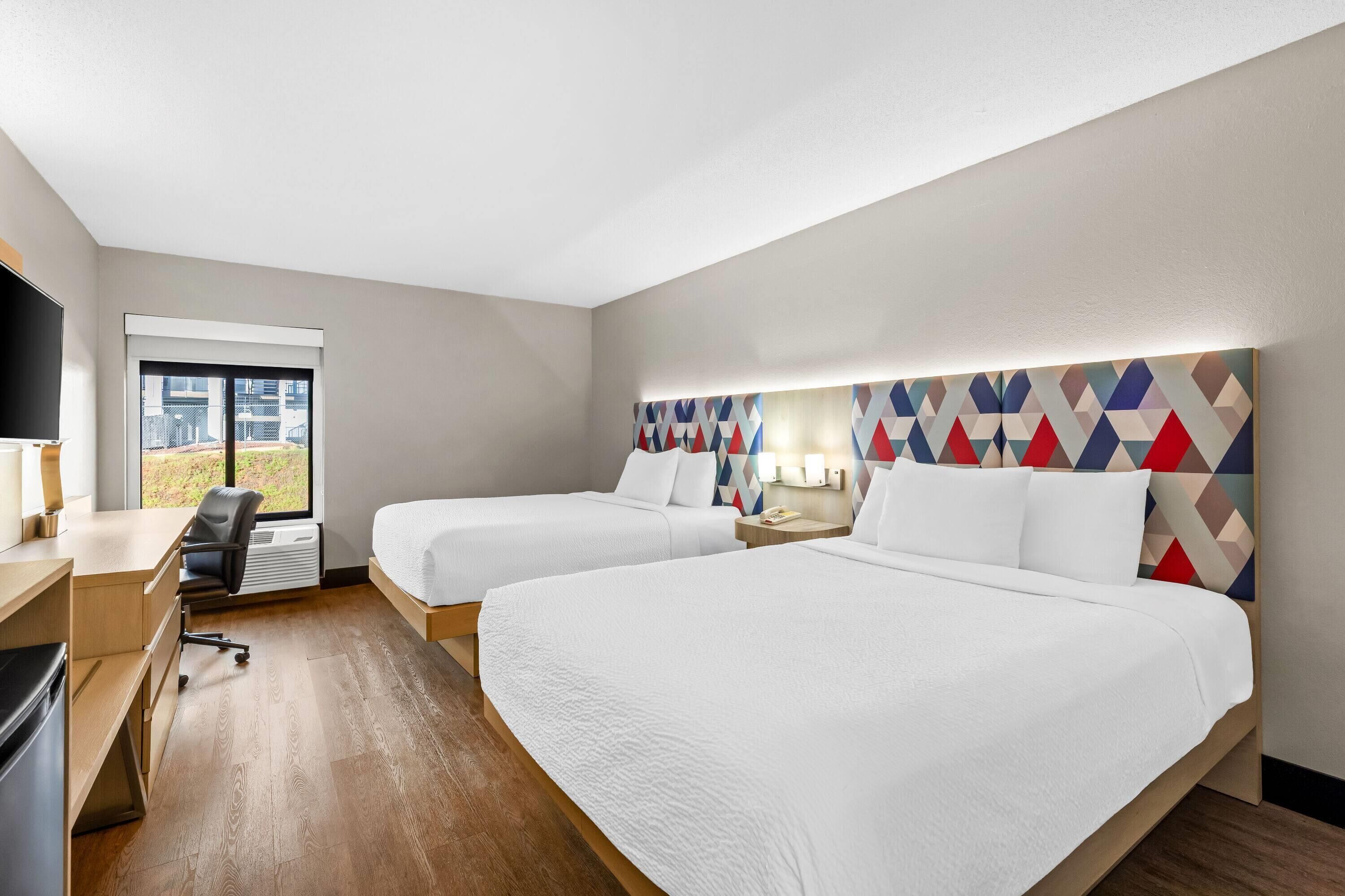 Quarto Standard, 2 camas queen-size | Secretária, ferro/tábua de engomar, Wi-fi grátis 