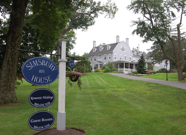 Simsbury 1820 House - Connecticut