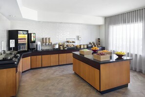 Pequeno-almoço tipo buffet diário incluído 