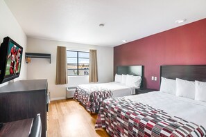 Secretária, ferro/tábua de engomar, berços/camas para crianças grátis 