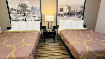 Standard, 2 Queen Size Beds | Cofre no quarto, secretária, Wi-fi grátis, roupa de cama fornecida