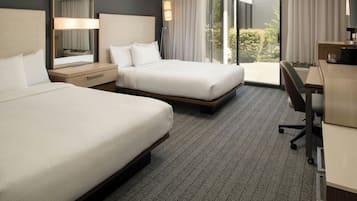Quarto, 2 camas queen-size, não fumadores | Roupa de alta qualidade, edredões de penas, secretária