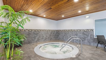 Banheira de hidromassagem interior