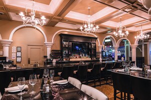 10 restaurantes, pequenos-almoços servidos, cozinha americana 