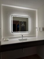 Escrivaninha, ferros/tábuas de passar roupa, Wi-Fi de cortesia