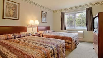 Roupa de alta qualidade, cofre no quarto, secretária