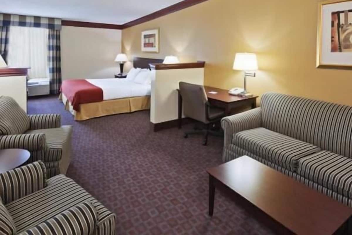 Secretária, secretária adequada para computadores portáteis