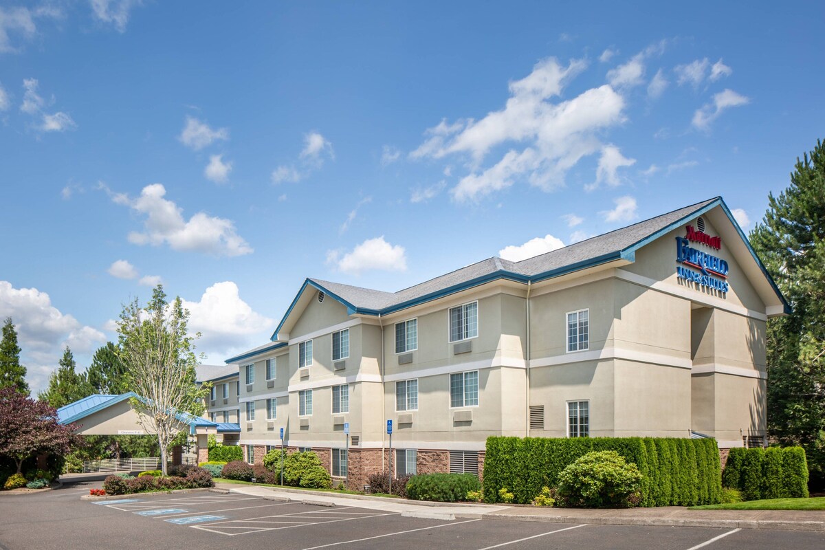 Fairfield Inn & Suites by Marriott Beaverton Reviews, Deals & Photos ...