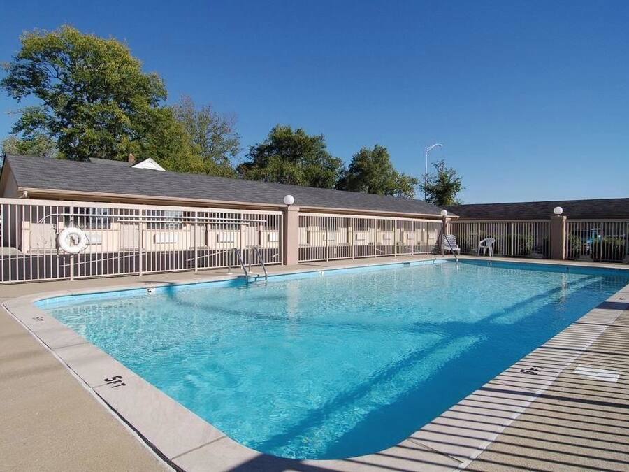 Piscina exterior sazonal