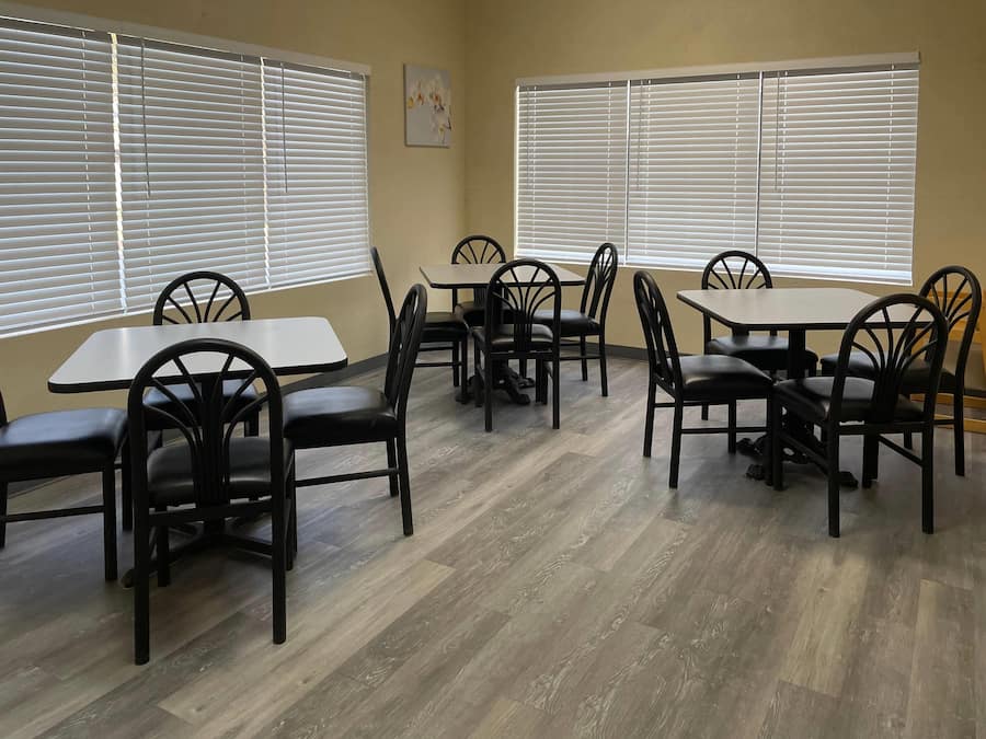 Café da manhã com pratos da culinária local grátis durante a semana