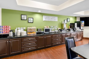 Café da manhã self-service grátis todos os dias