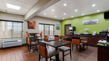 Pequeno-almoço tipo buffet incluído