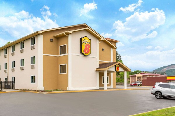Super 8 By Wyndham Chattanooga Lookout Mountain Tn - Chattanooga