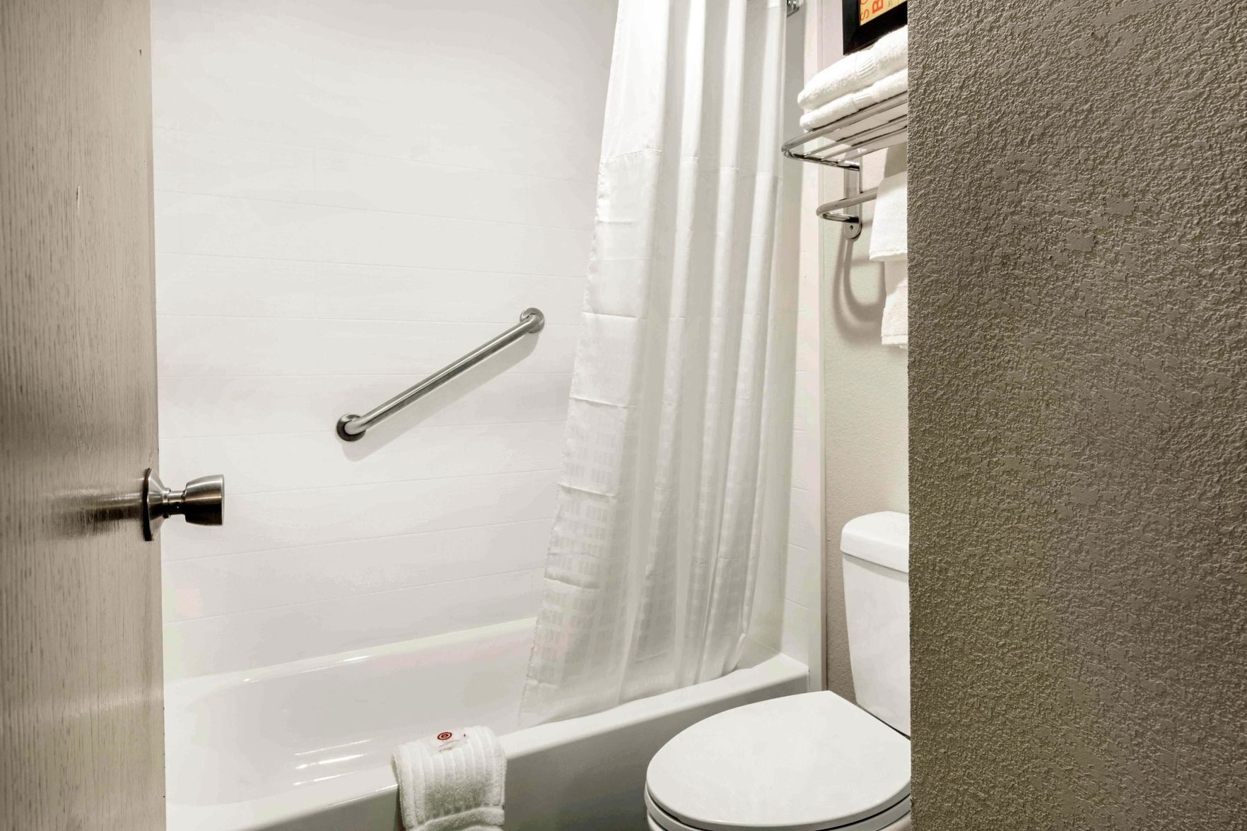 Banheiro | Chuveiro/banheira combinados, chuveiro com efeito de chuva