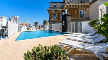 Piscina externa sazonal