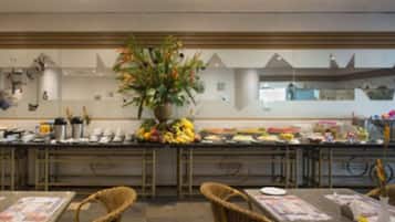 Pequeno-almoço tipo buffet diário incluído