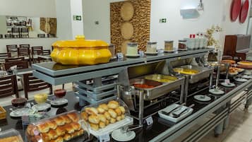 Pequeno-almoço tipo buffet diário incluído