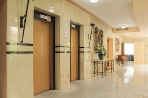 Área de estar no saguão