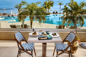 3 restaurantes: opção de almoço e jantar