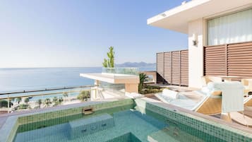 Quarto Panorâmico, 1 cama de casal, terraço, vista para o mar | Roupa de alta qualidade, minibar, cofre no quarto, secretária