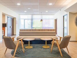 Vistas para a piscina, aberto todos os dias 