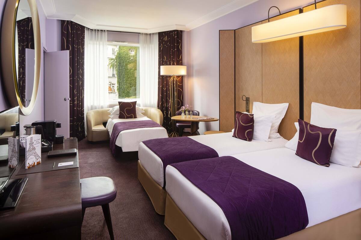 Roupa de alta qualidade, camas de colchão pillowtop, minibar 