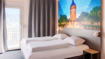 Quarto casal | 1 quarto, escrivaninha, cortinas blackout, quartos à prova de som