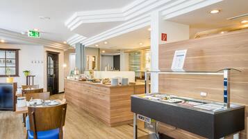 Café da manhã com buffet todos os dias mediante uma taxa
