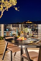 2 restaurantes, pequenos-almoços servidos 