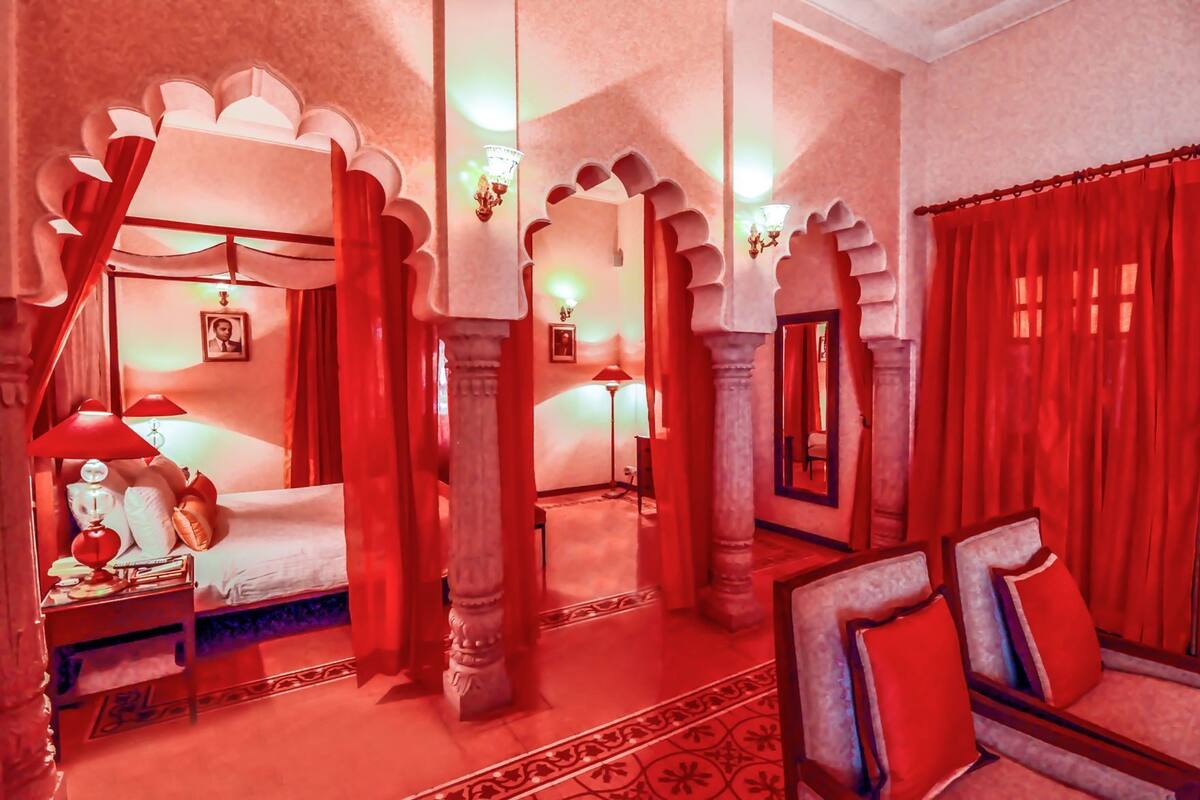 Roupa de alta qualidade, minibar, cofre no quarto