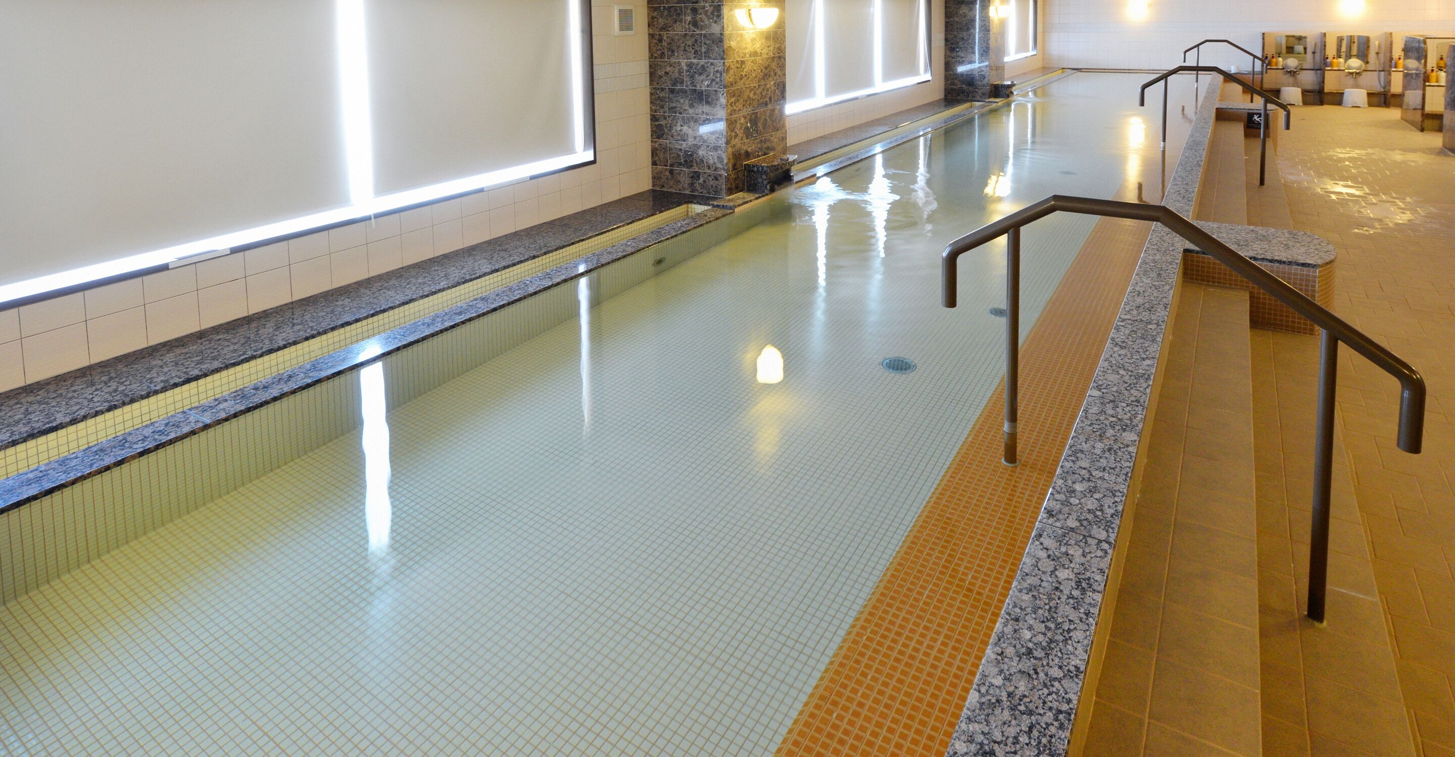 Banheira de hidromassagem privativa