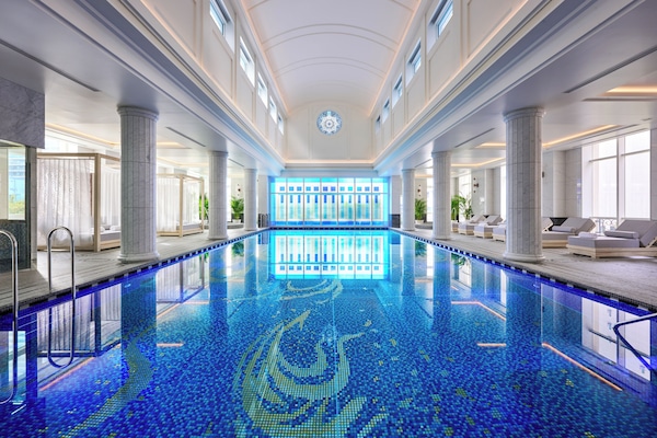 Edredões de penas, secretária, cortinas/cortinados opacos