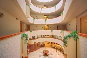 Corrimãos nos corredores