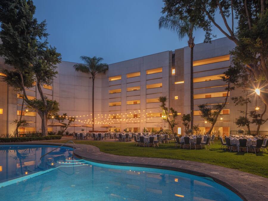 Piscina exterior, da(s) 9:00 à(s) 21:00, espreguiçadeiras