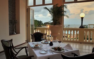 3 restaurantes, pequenos-almoços servidos, cozinha de sushi 