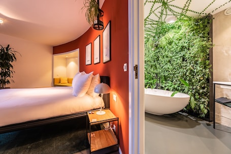 Suite | SecretƔria, secretƔria adequada para computadores portƔteis . Gooiland Hotel