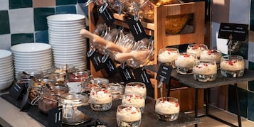 Pequeno-almoço tipo buffet diário incluído 