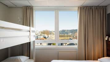 Quarto família | Vista para a cidade
